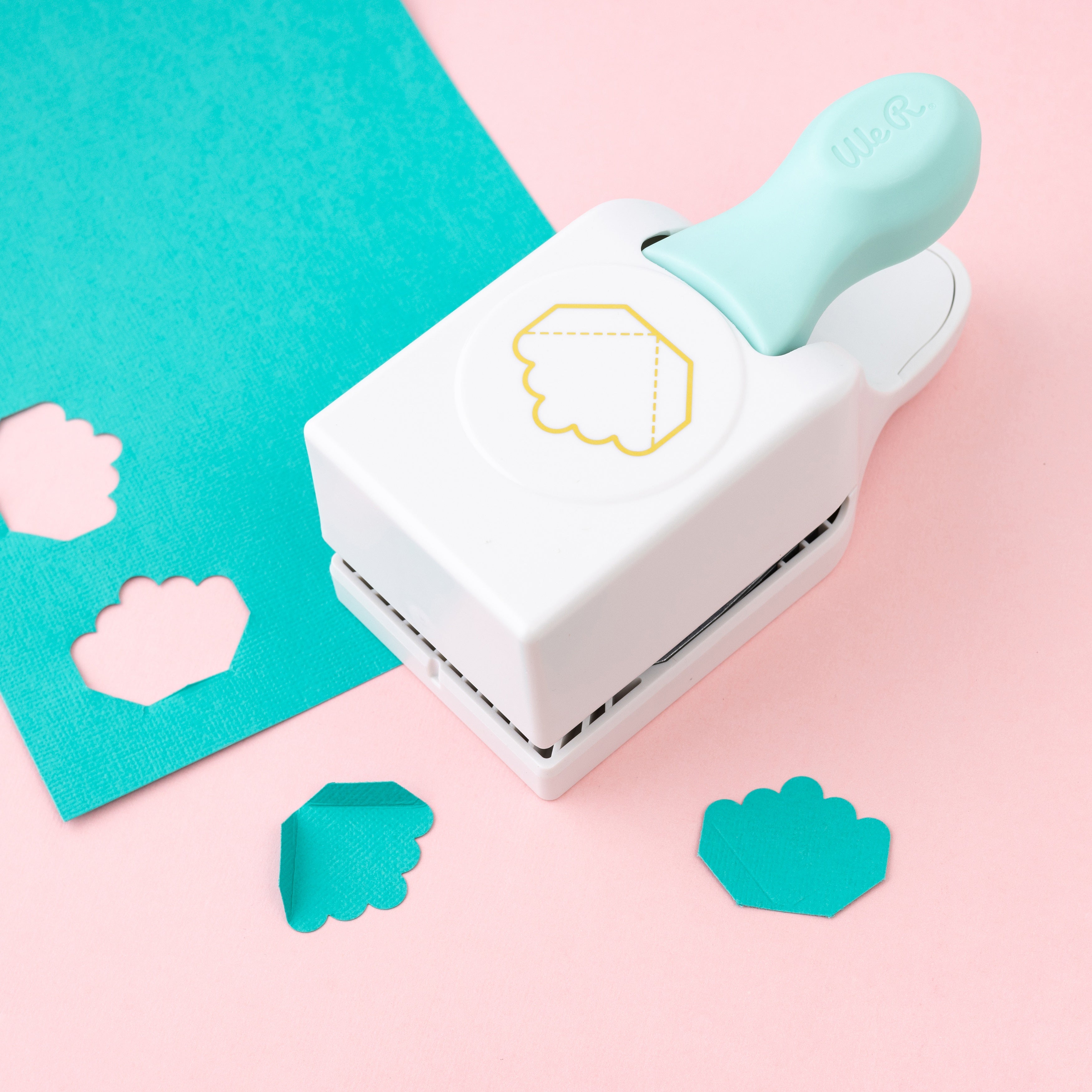 We R Makers Scallop Embossing Punch – American Crafts