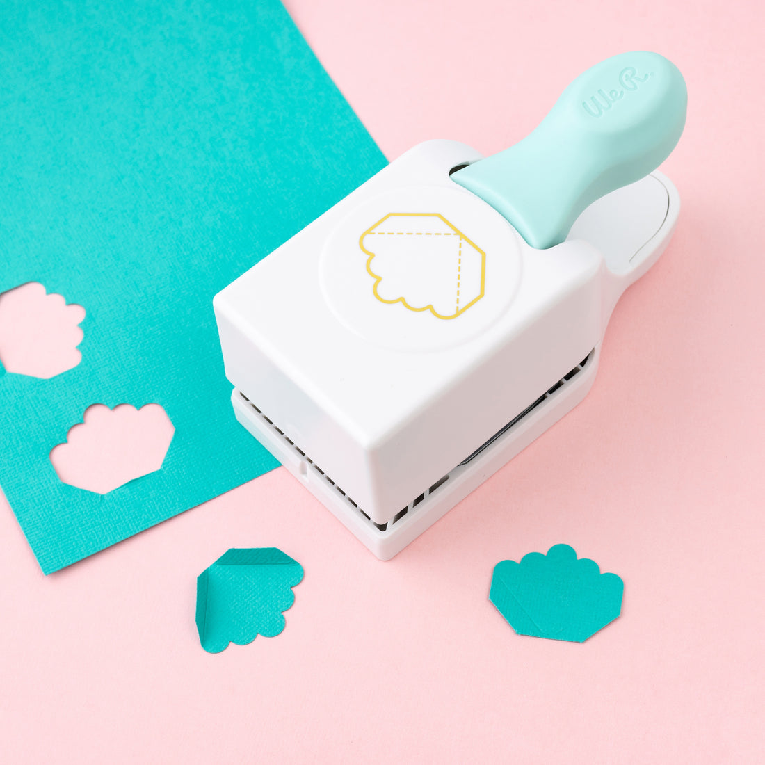 We R Makers Scallop Embossing Punch – American Crafts
