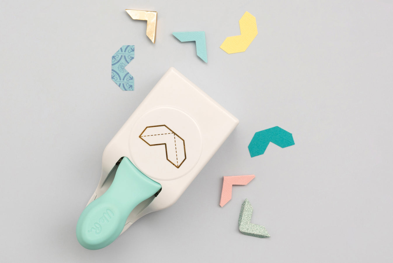 We R Makers Embossing Punch-1" Photo Corners – American Crafts